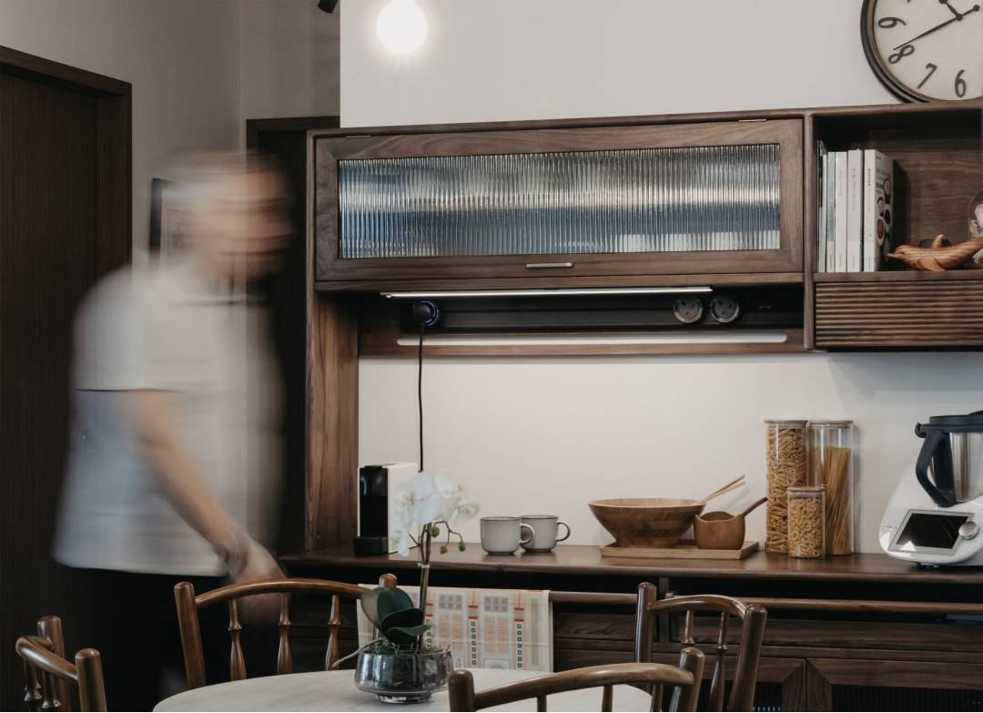 Power Track for Smart Home - DYNC Corporation